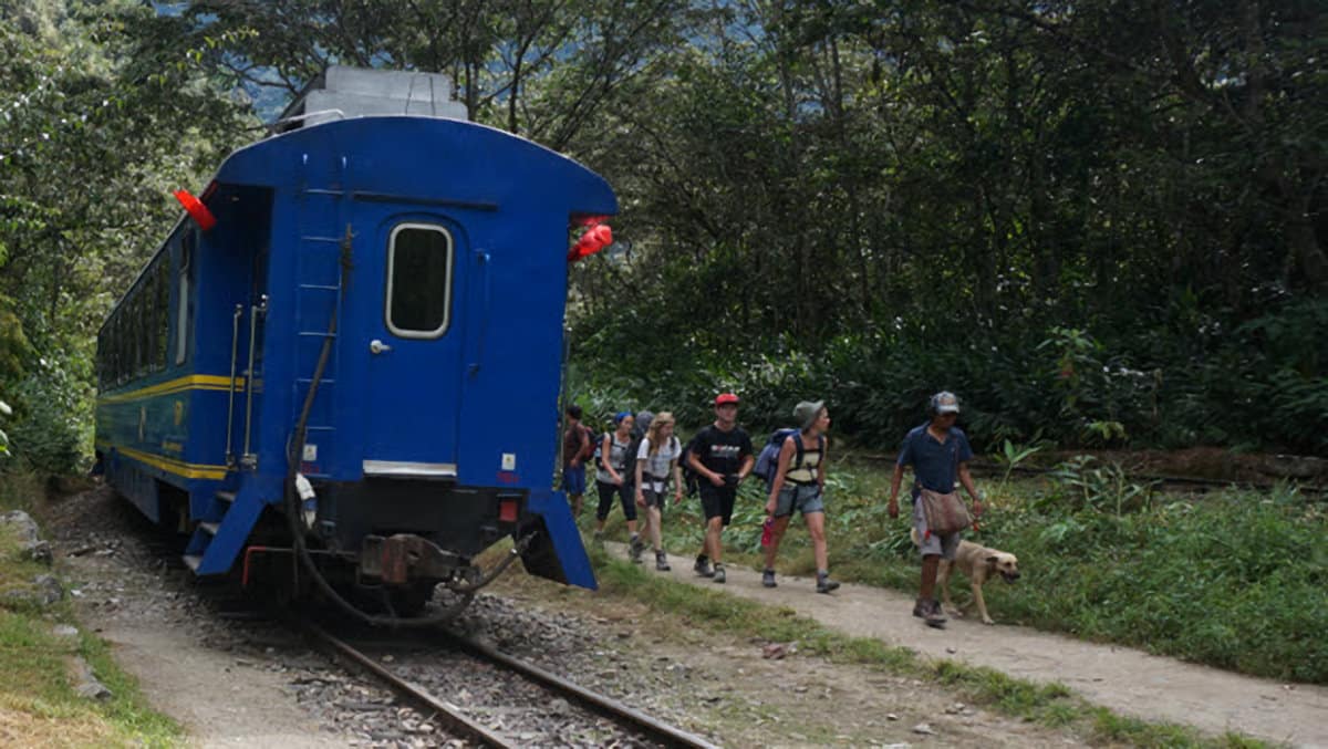 northwestern_tracks_between_santa_teresa_and_machu_picchu | Peru Travel ...